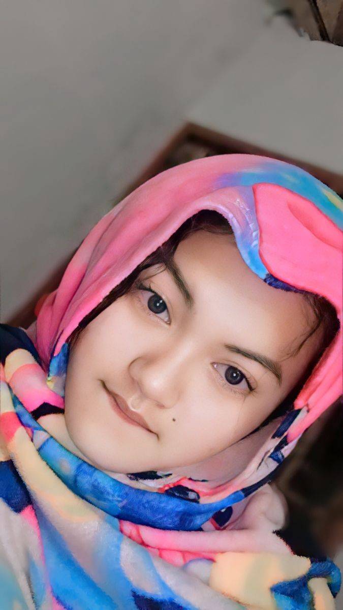 Aplikasi Kencan dan Kenalan Online CEWEK CANTIK | SuaraBDG